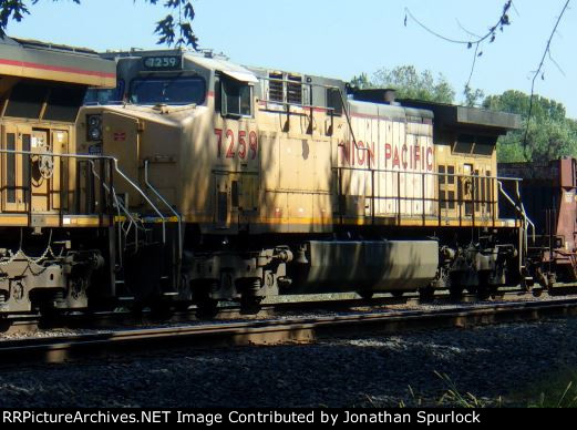 UP 7259, conductor's side view